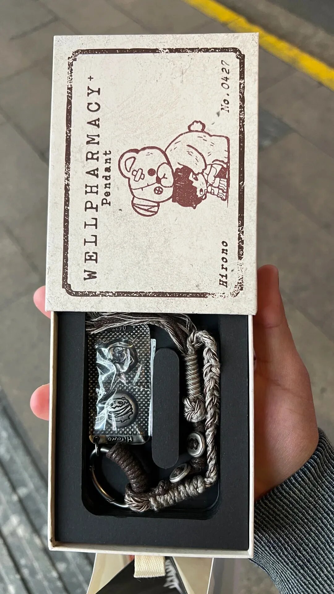 POP MART Hirono Well Pharmacy Series фигурка Small Pill Pendant