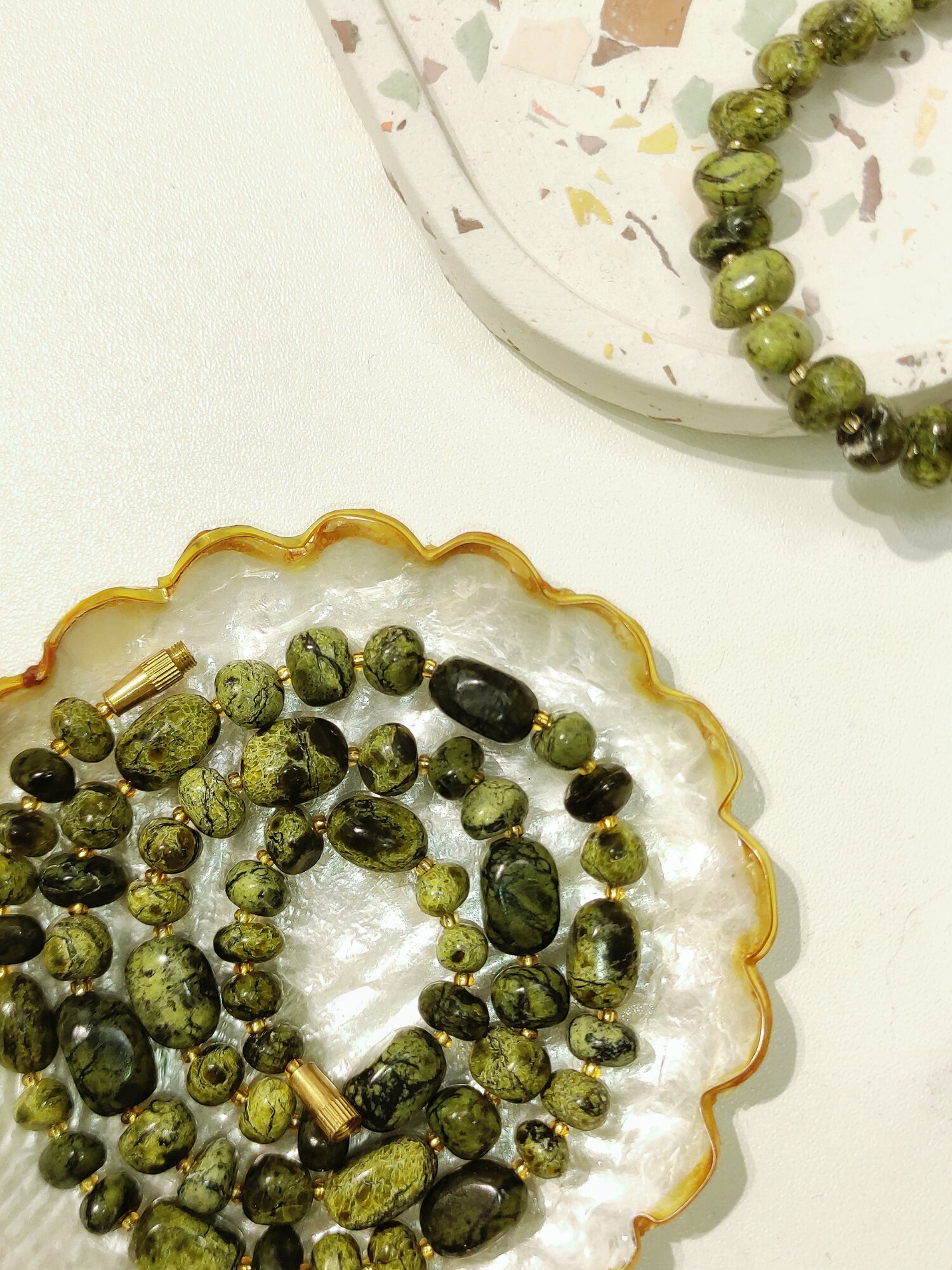 Бусы True Stones, змеевик