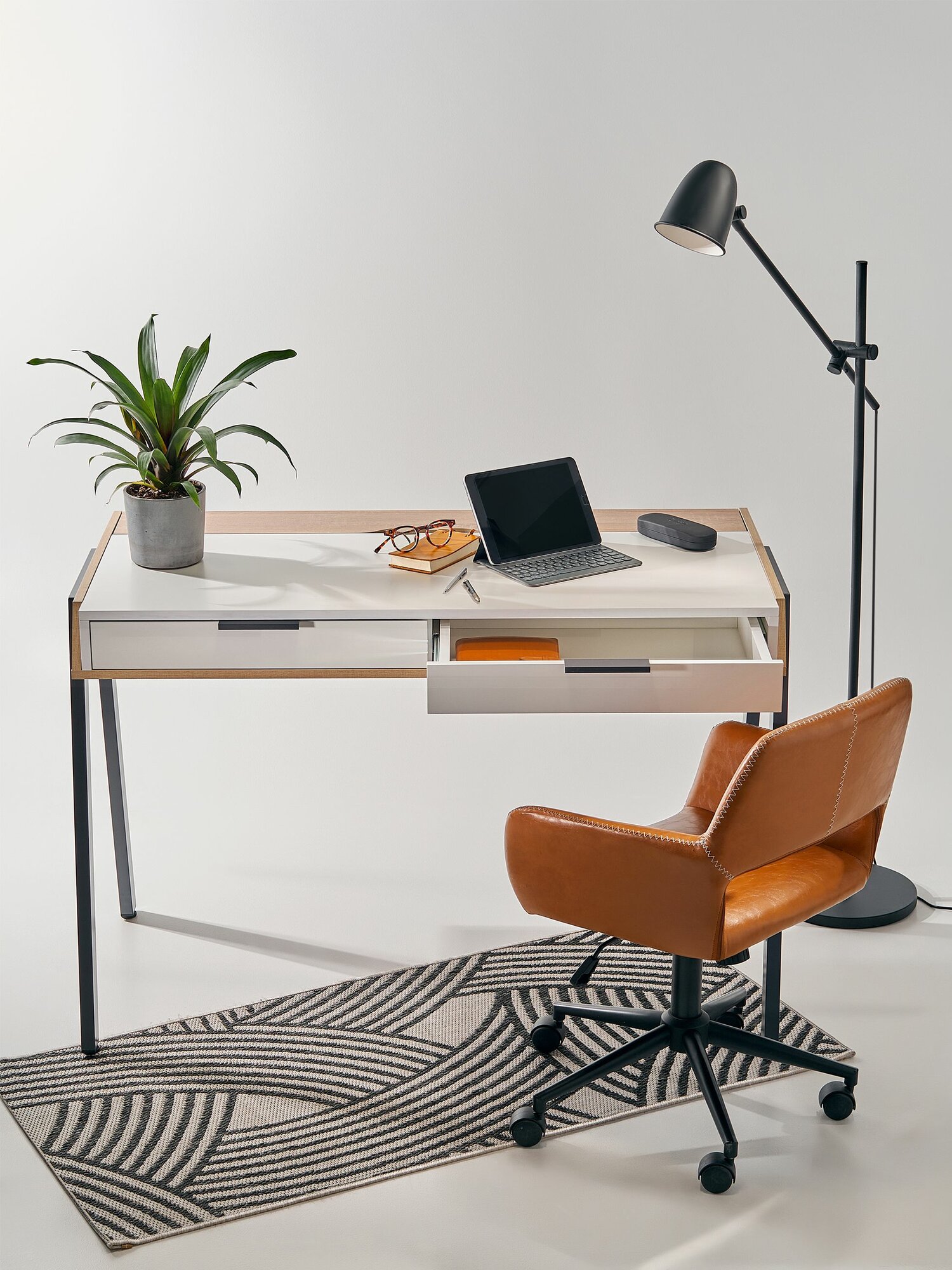 Стол письменный с ящиками Acon 125х60х83 см.