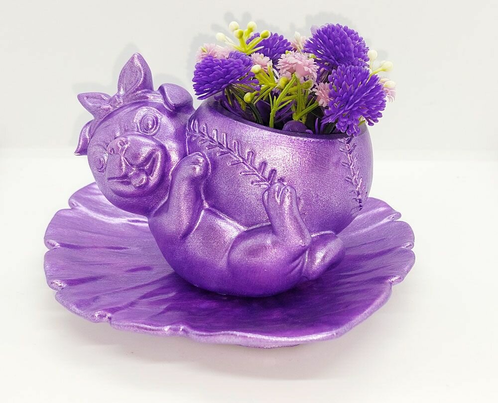 Набор из блюдца и статуэтки сиреневого мопса! В статуэтки есть искусственные цветы. Выполнено из гипса. Тяжелый подарок.