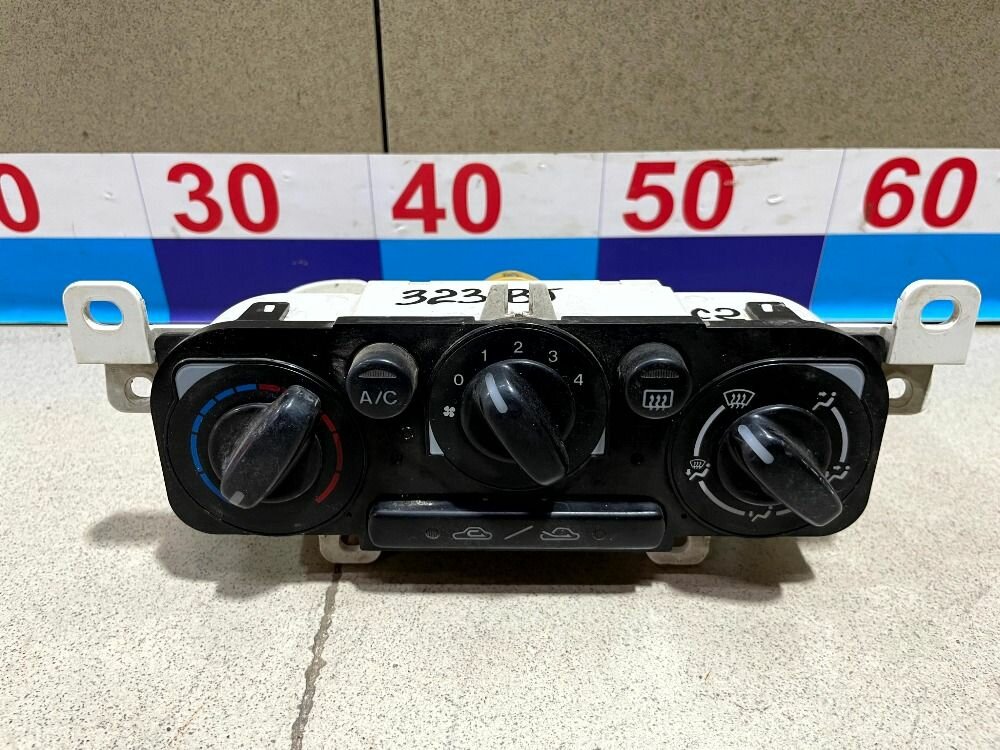 Блок управления отопителем Mazda 323 BJ BN3W61190C