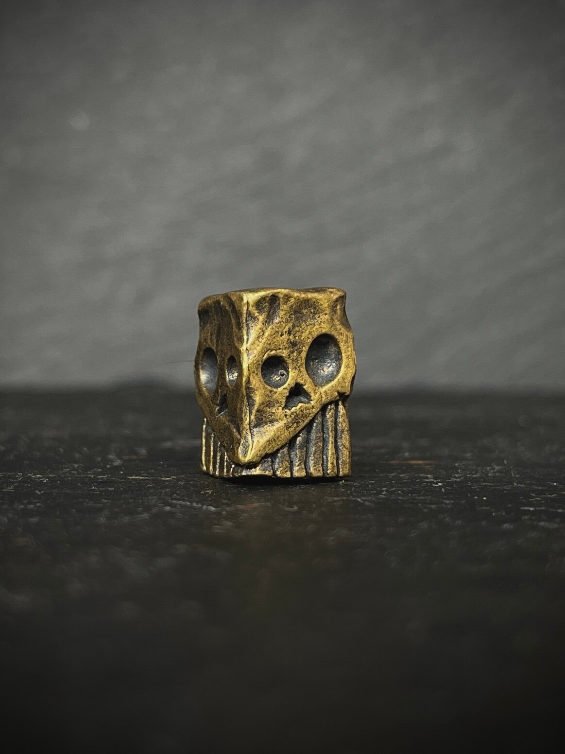 Бусина для темляка / Бусина на темляка череп (Small square skull)