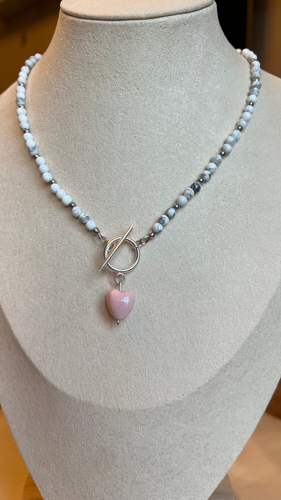 Колье, яшма