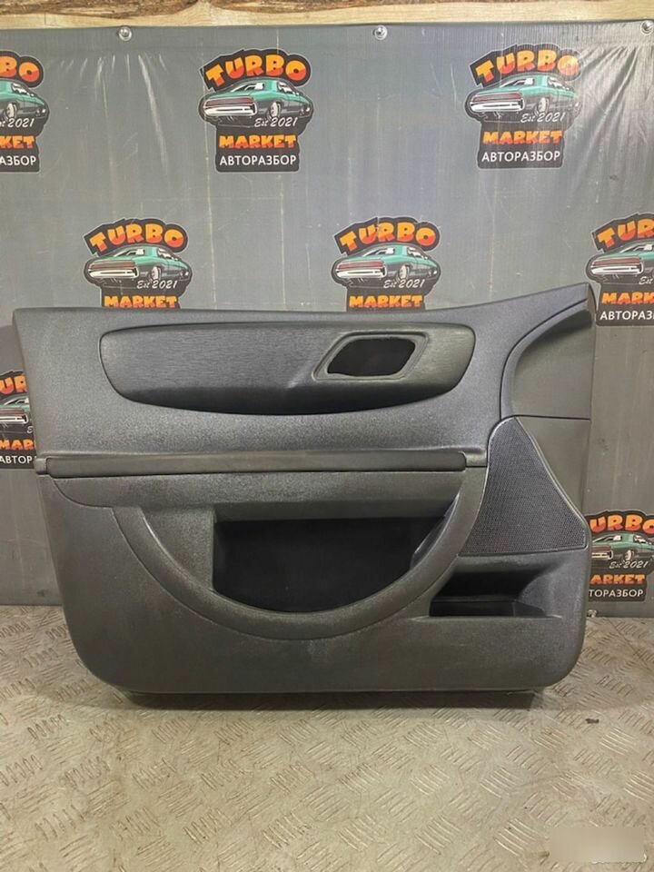 Обшивка двери передняя левая Citroen C4 1.6 2006 96468006ZD