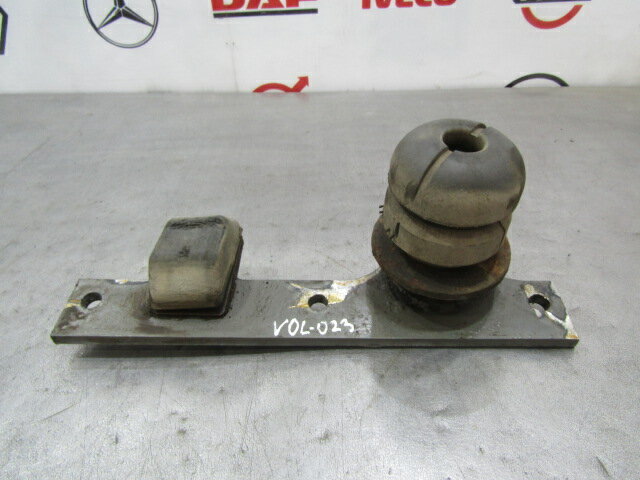 Отбойник передней рессоры в сборе с кронштейном Volvo FM, FH