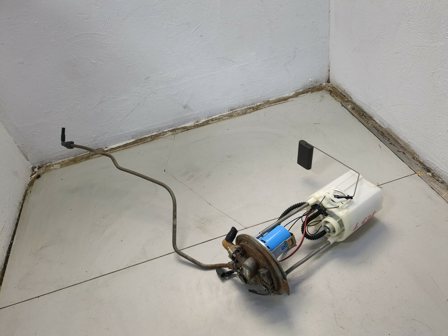 Насос топливный электрический Hummer H3 Б/У