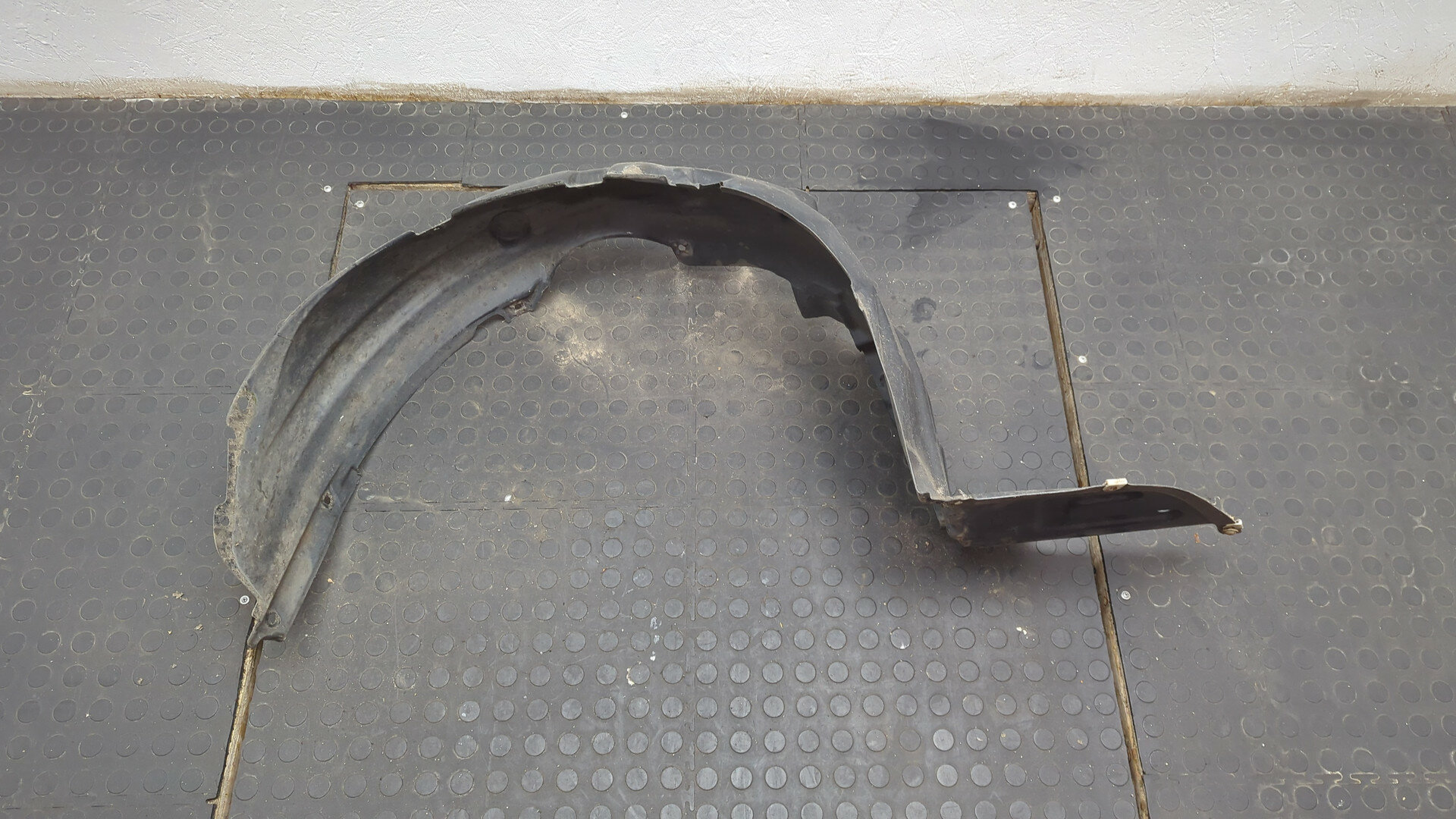 Защита арок (подкрылок) правая передняя Suzuki Liana Б/У