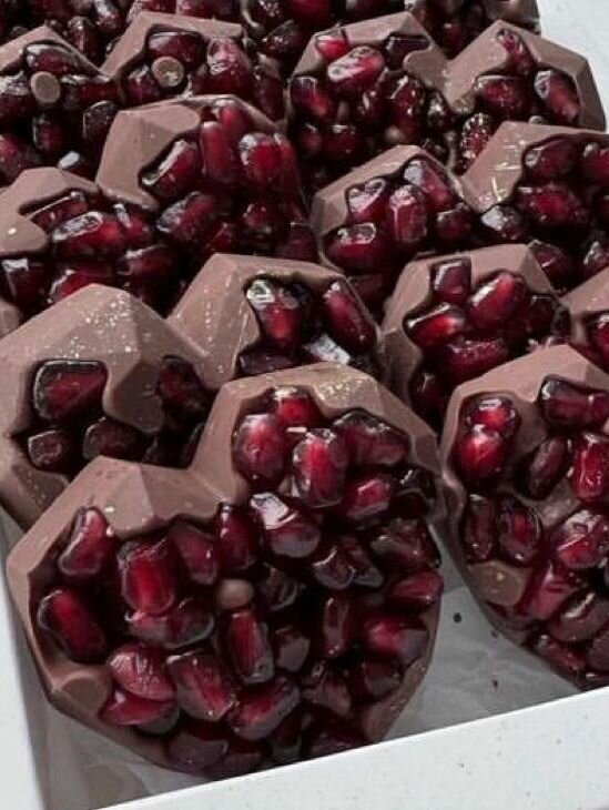 Набор шоколадных сердечек "Летний день", с гранатом, молочный, 10 шт.