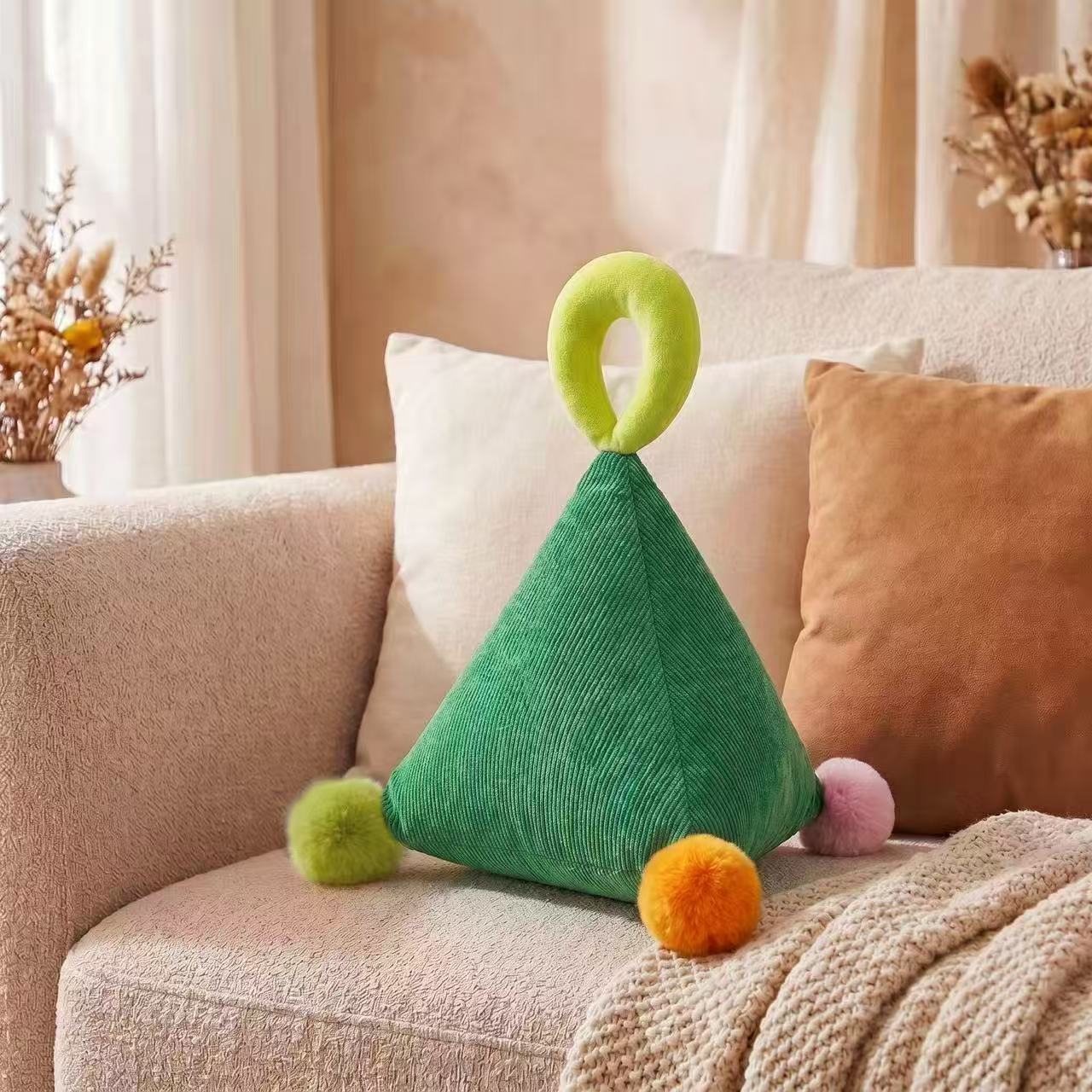 Декоративная треугольная подушка с помпонами и ручкой, Стиль B, 30*30CM