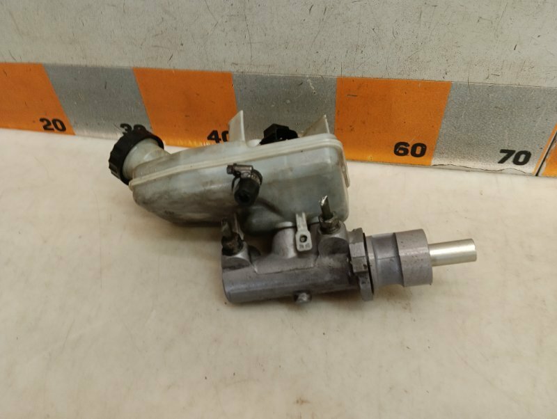 Б/У Цилиндр тормозной главный Ford Transit 2000-2006 6 384713 FORD арт. 4525696