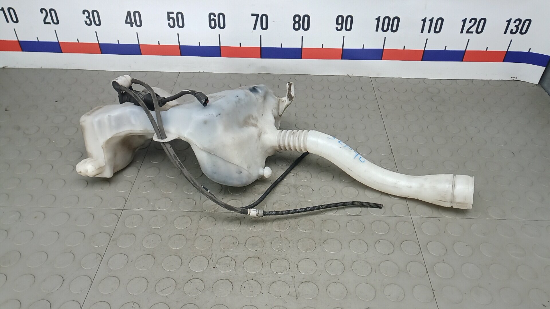 Бачок омывателя PEUGEOT 3008 1