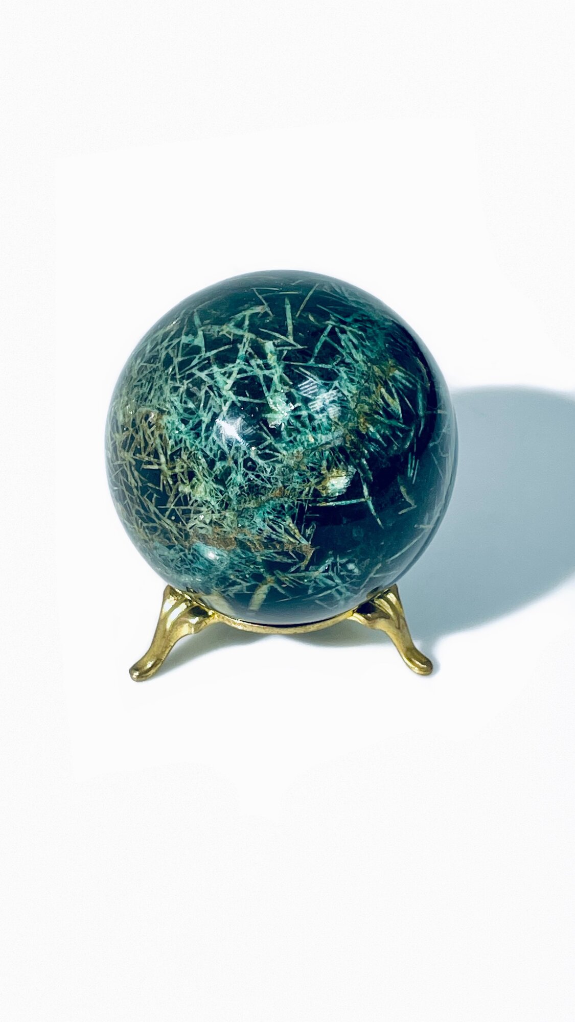 Коллекционный шар из камня лавсонит, натуральный камень, "True Stones"