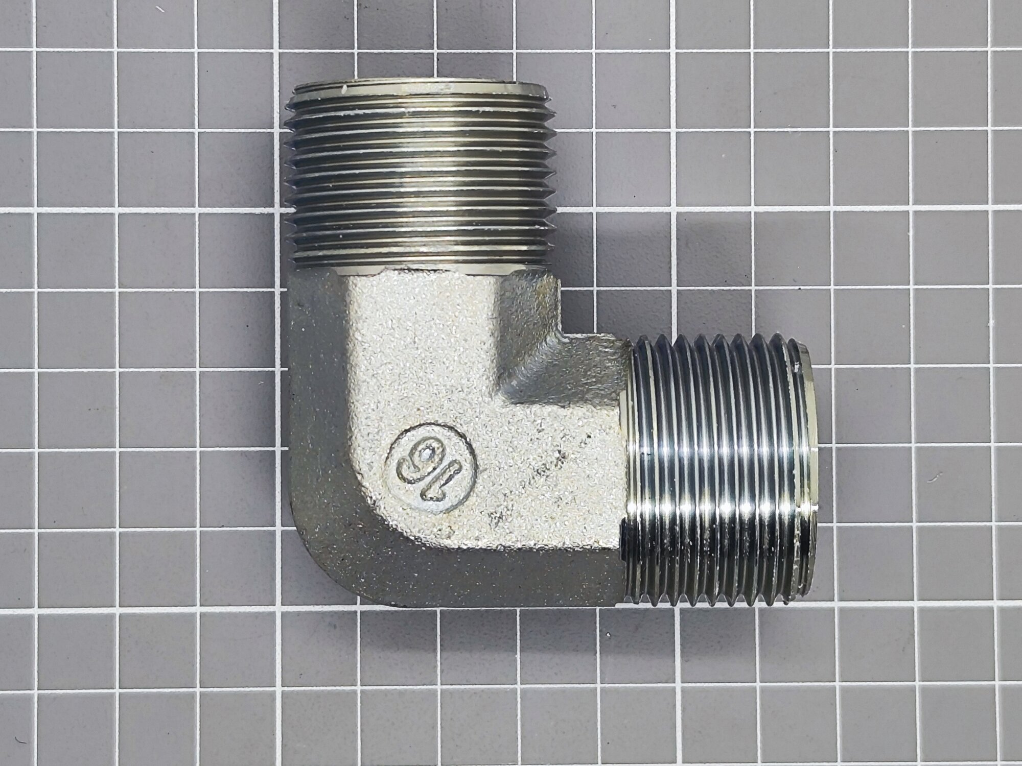 Адаптер BSP 1" - BSP 1" (ш-ш) соединительный угловой для РВД и гидравлических систем (1 шт)