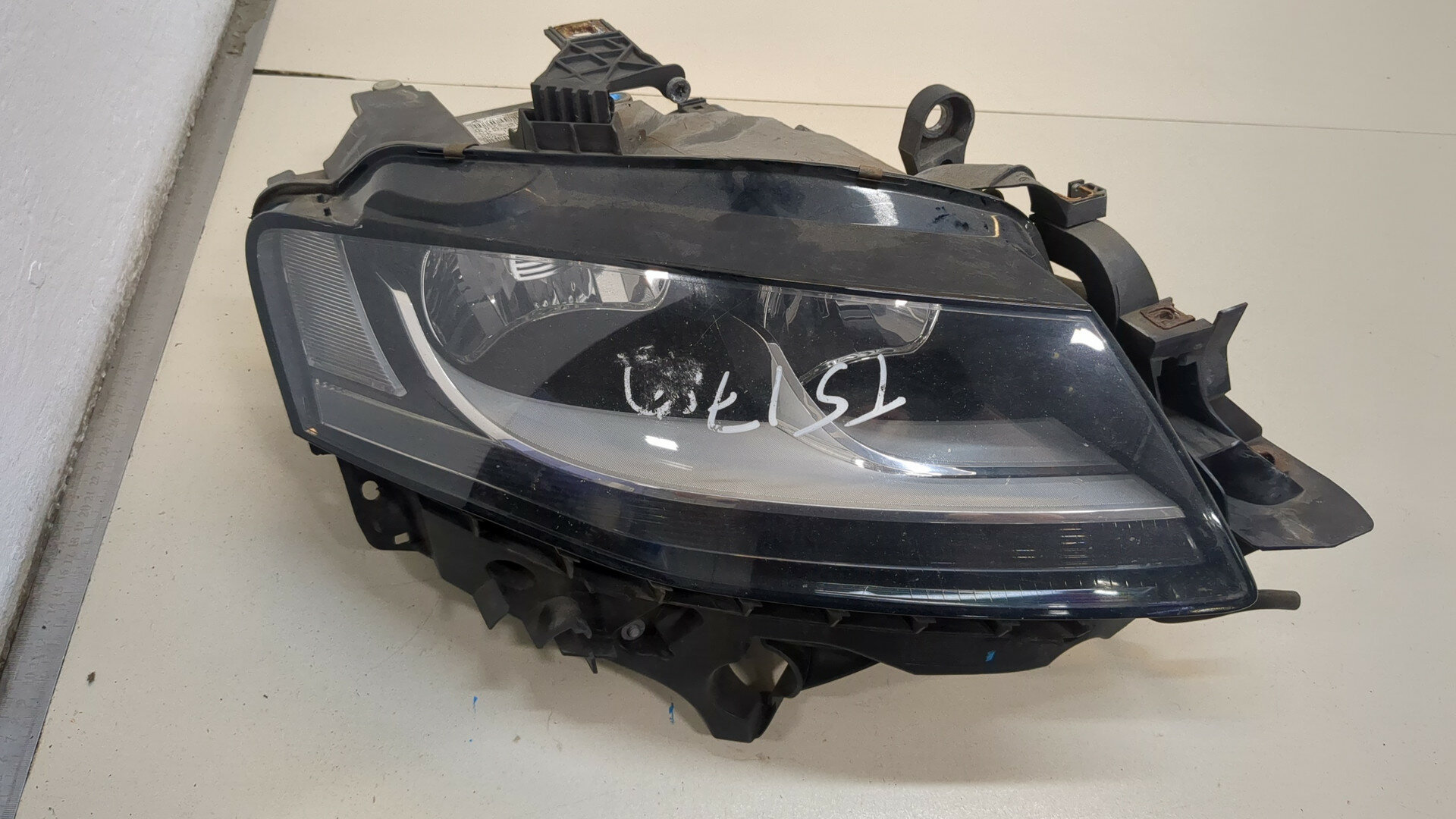 Фара (передняя) правая Audi A4 (B8) Б/У