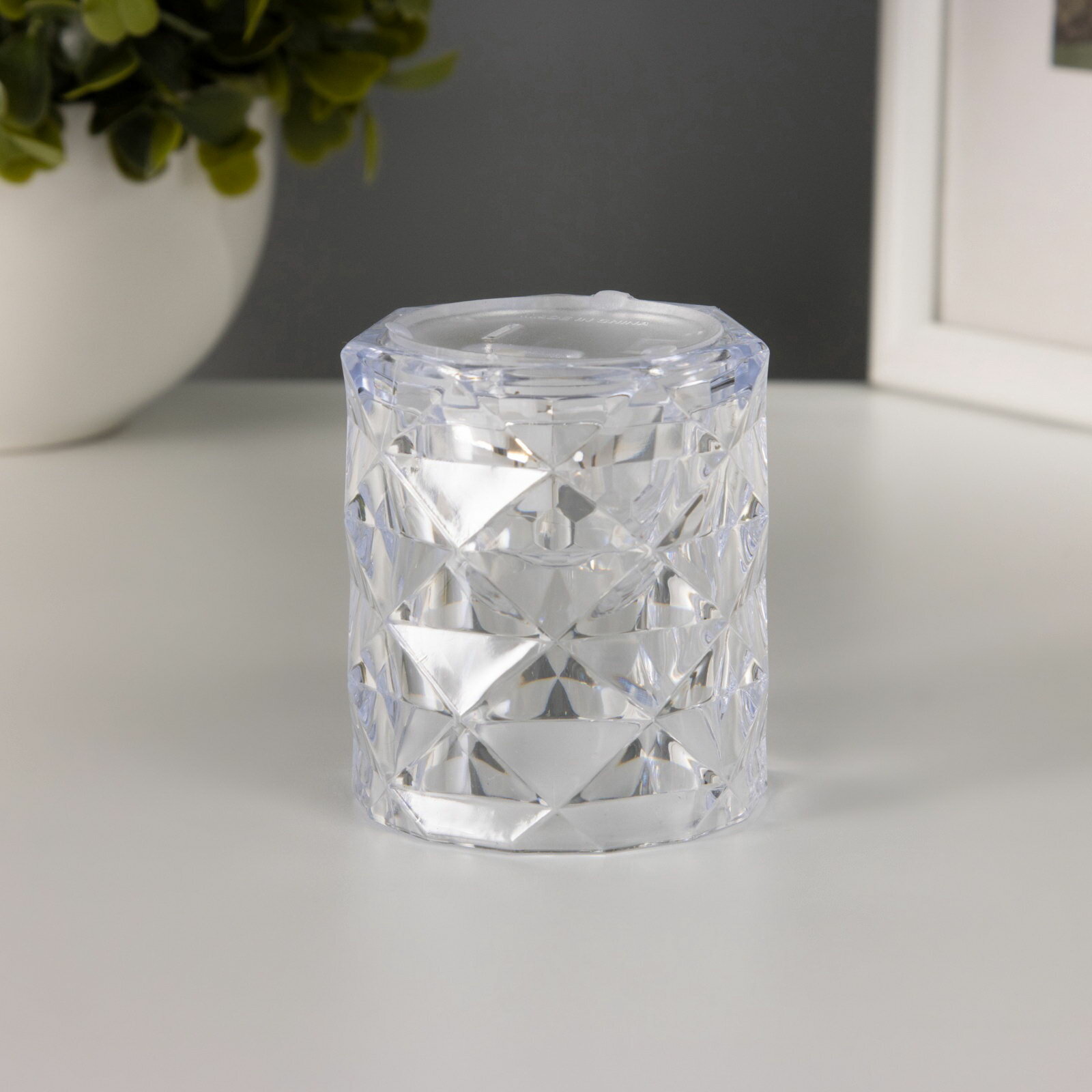 Фигурка светящаяся "Хрустальный бокал", LED-ночник, 0.3 Вт, 4.9x4.9x5.5 см