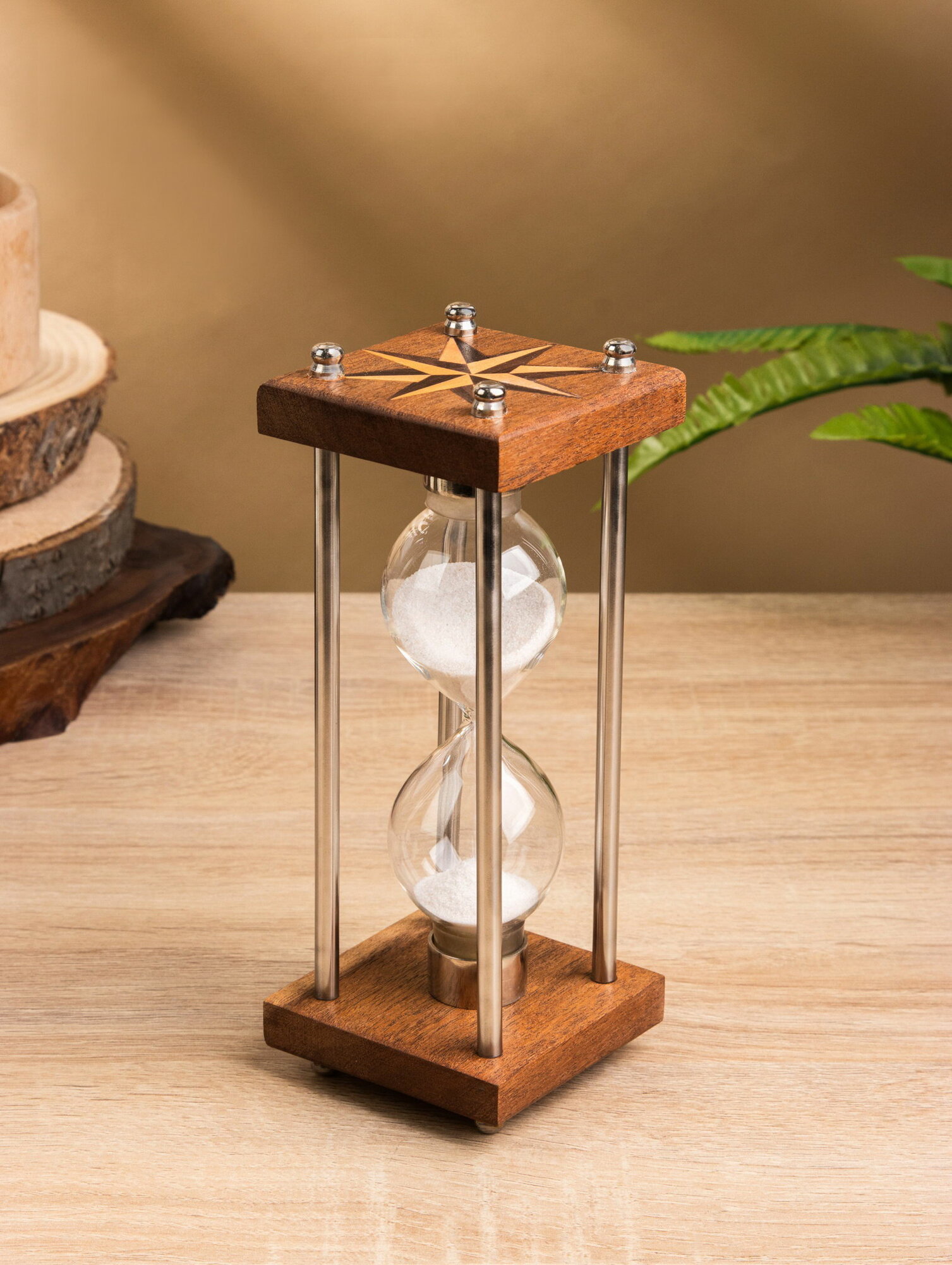 Песочные часы "Стороны света", 7.5x7.5x19 см, на 2 минуты, материал корпуса: дерево