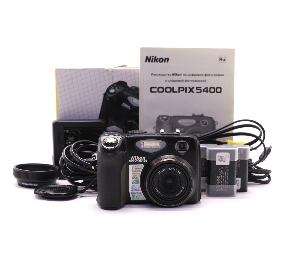 Фотокамера компактная Nikon Coolpix 5400 в упаковке