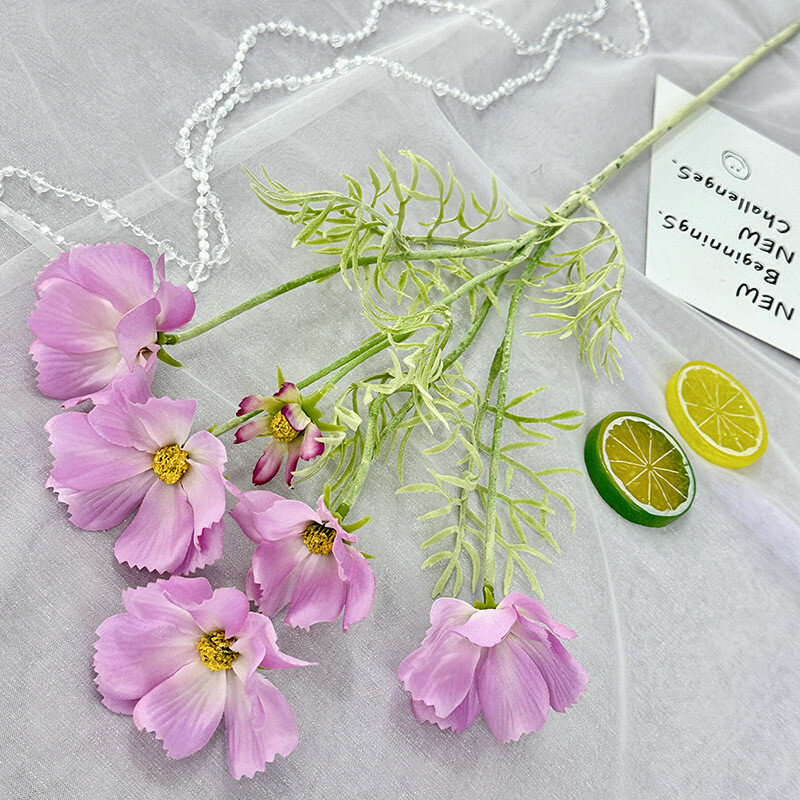 Декор из искусственной гвоздики с бархатистой отделкой для фотографий и оформления мероприятий светло-фиолетовый