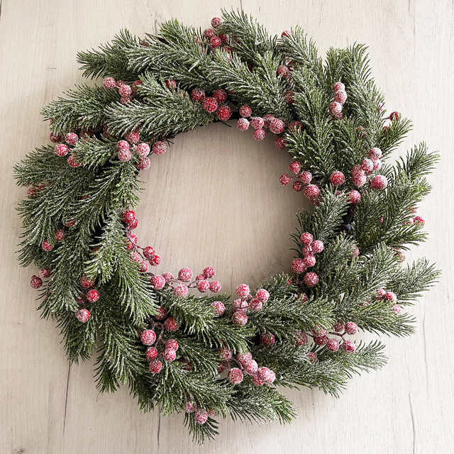 Венок с ягодами заиндевелый в блестках Red Berry 35 см, литая 100%, TreeDeLuxe, 89139