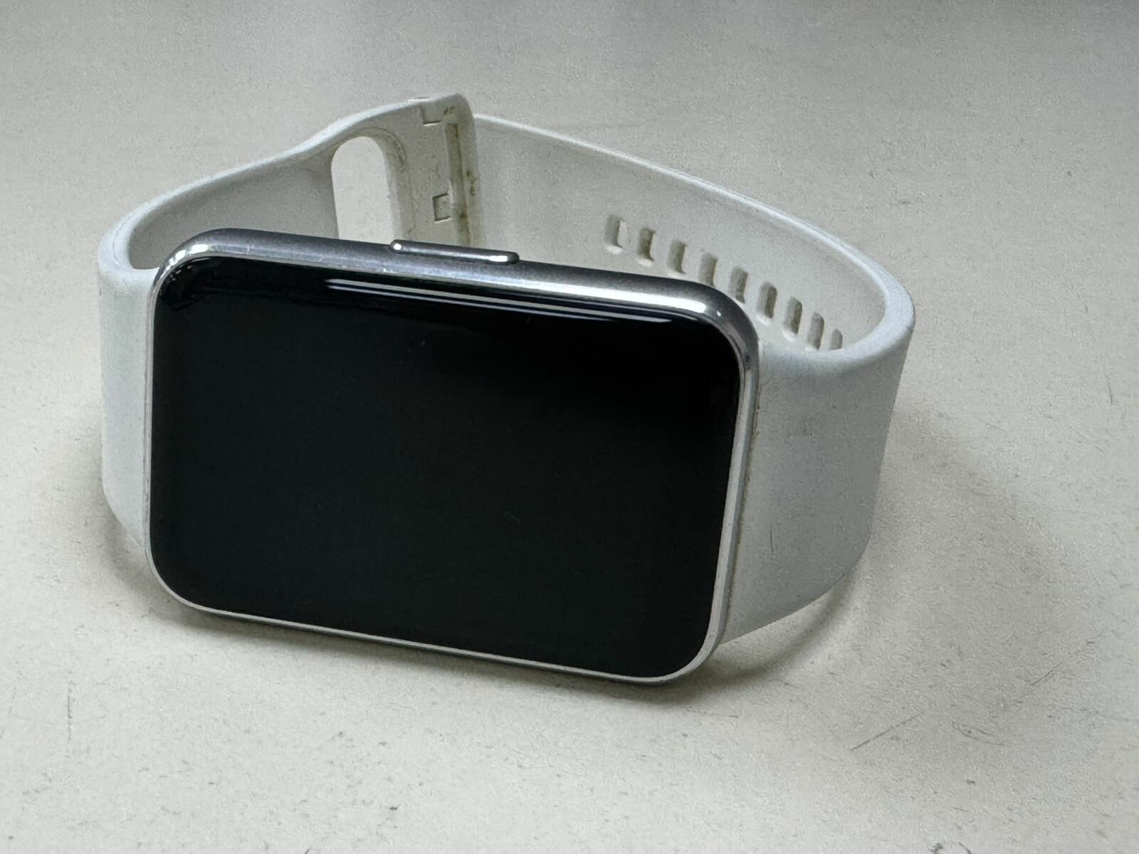 Смарт-часы Samsung Galaxy Fit3, (Б/У), уценка
