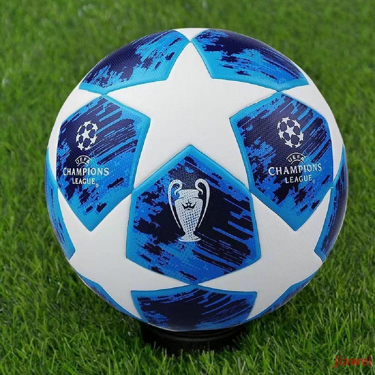 Мяч футбольный