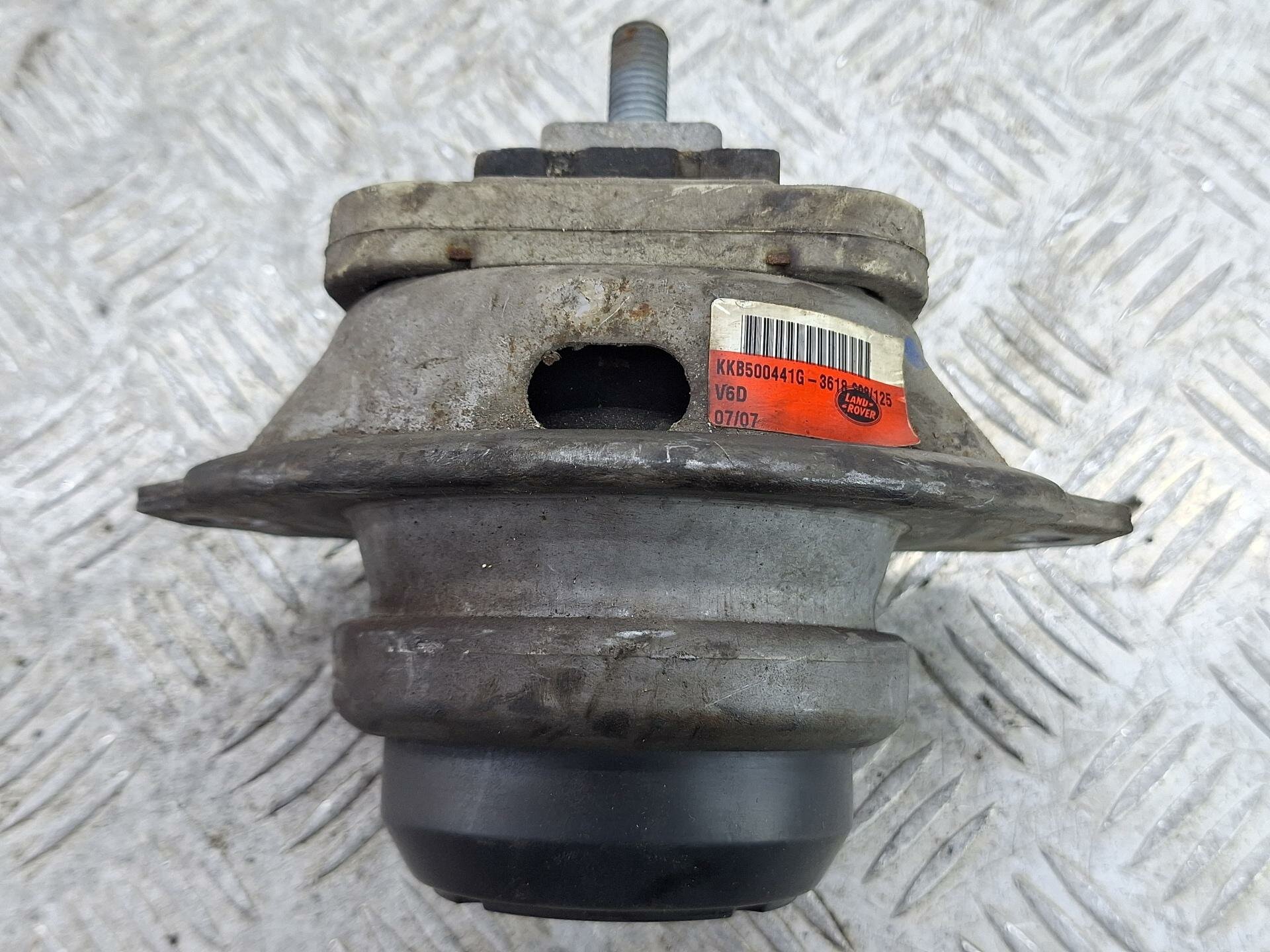 Подушка крепления двигателя Land Rover Discovery 3 L319 2007 KKB500441G