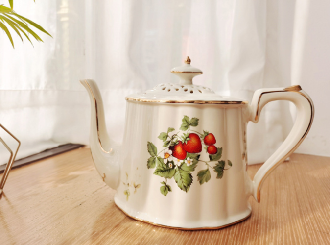 Французские чайные чашки и чайные сервизы, фарфоровые чайники, заварочные чашки, чайные сервизы