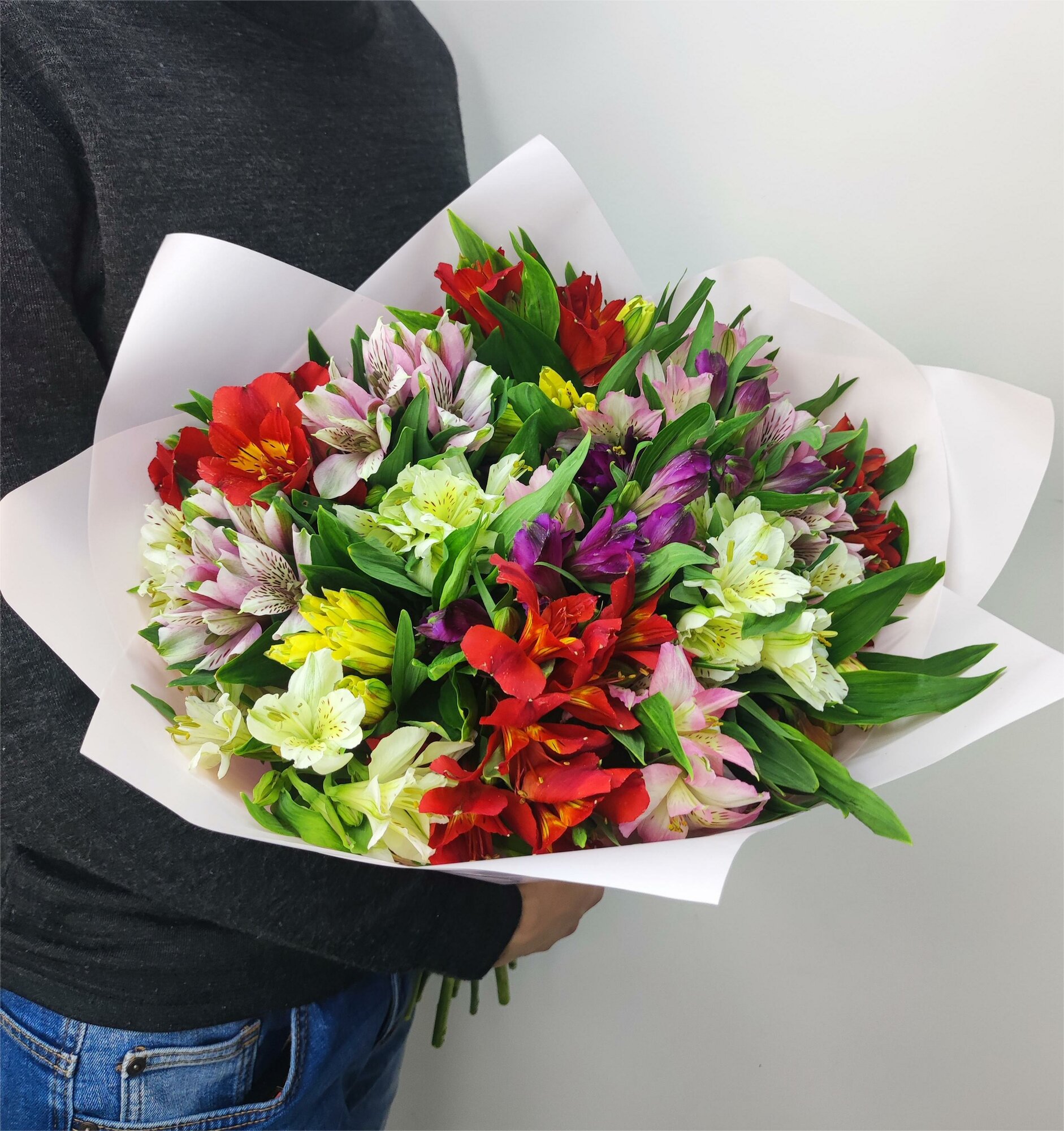 Букет из Альстромерии, 21 цветок, живые цветы, яркий, подарок, для интерьера, стильный