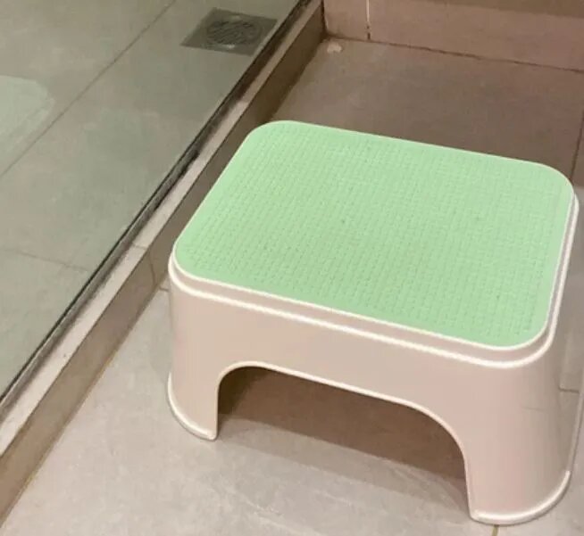 Ступенька в ванную, повышенная прочность, нагрузка до 200 кг