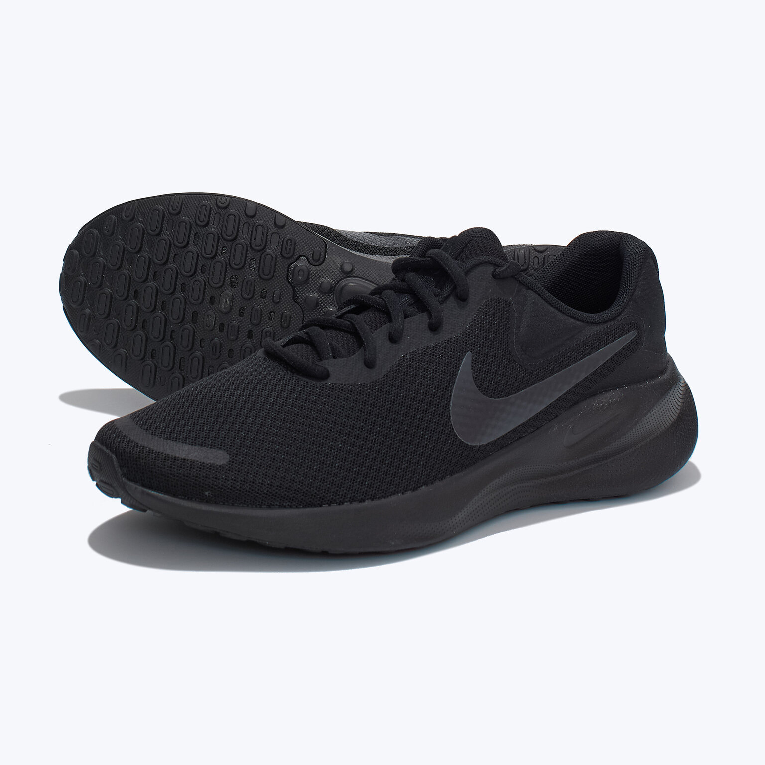 Кроссовки Revolution 7