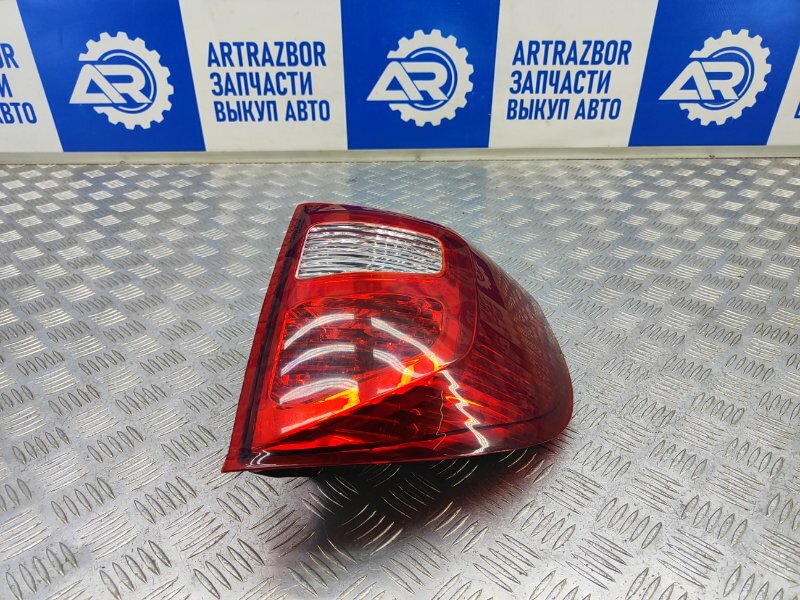 Б/У Фонарь задний правый Great Wall Hover H3 / Грейт Вол Ховер H3 2.0 4G63S4M 122 Л.С 2012
