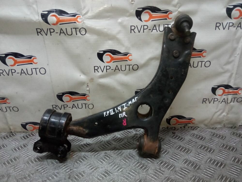 Рычаг передний правый Ford Focus 2 2005-2011 1570284