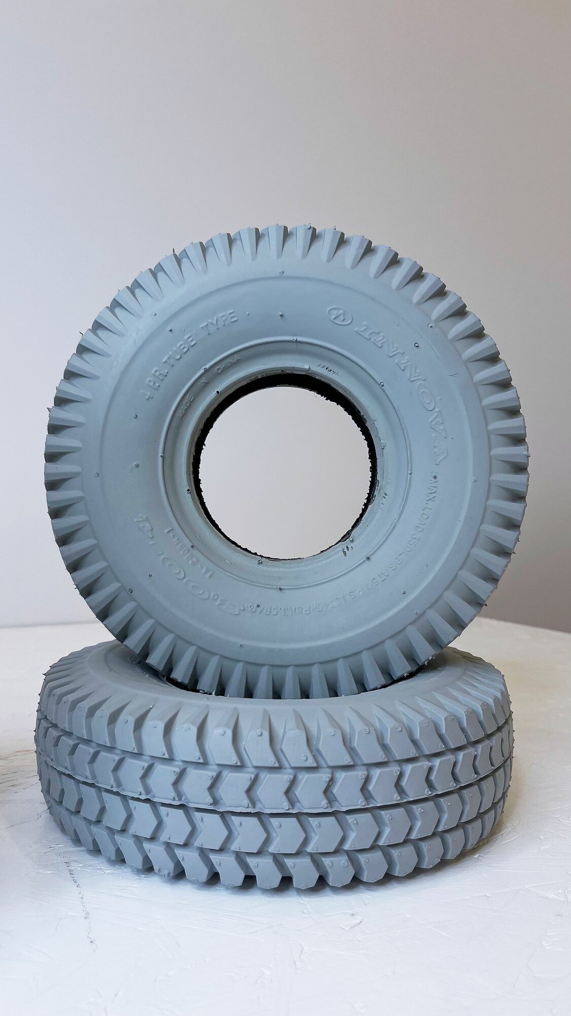 Покрышка 3.00-4 Innova (пневмо) для инвалидных кресел-колясок с электроприводом