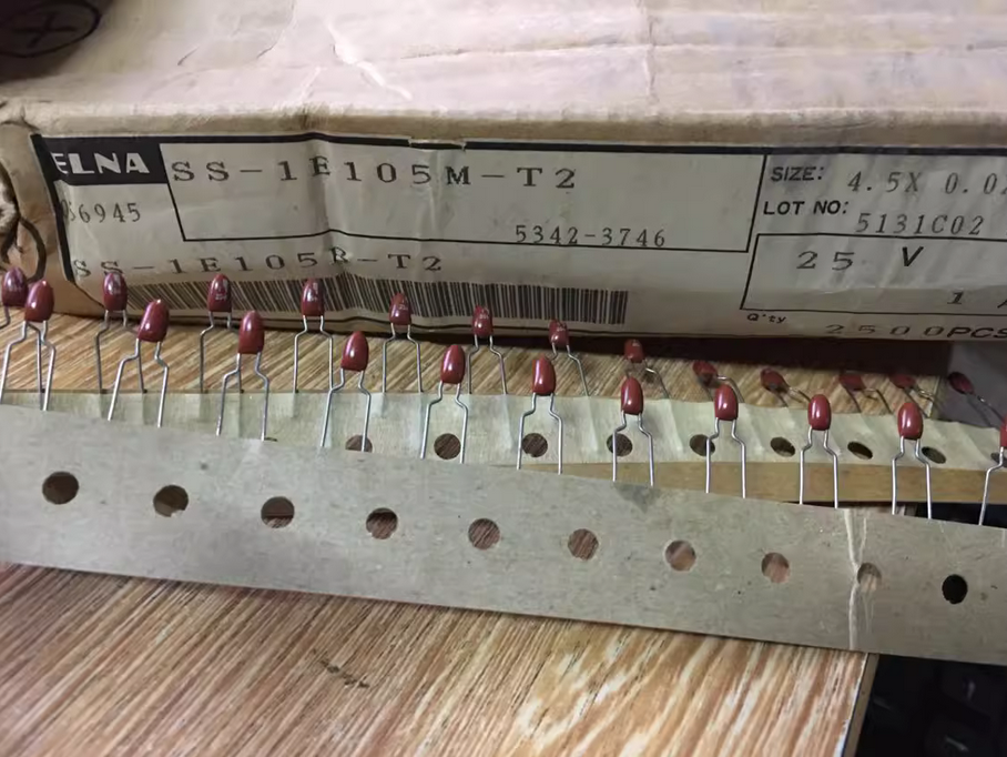 ELNA 25V 1μF 1μF 25V 105 °C Танталовый конденсатор серии TAP 10шт цена