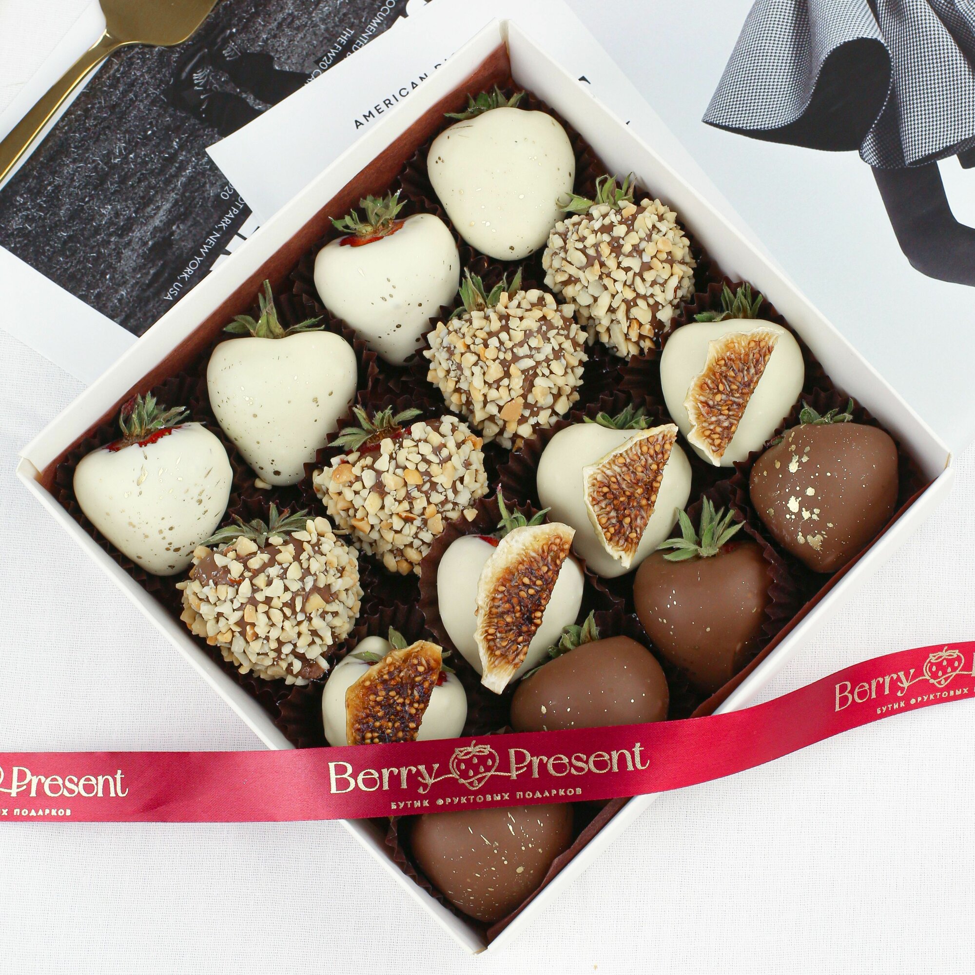 Клубника в шоколаде в коробке Набор "Инжирный вечер" 16-20 ягод Сладкий подарок