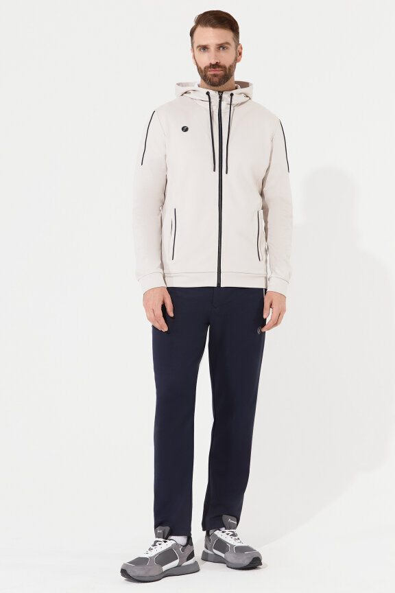 Костюм спортивный