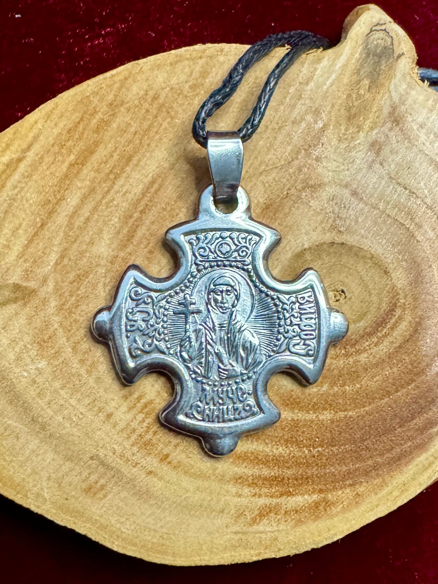 Святая София Нательная икона в форме креста с серебрением