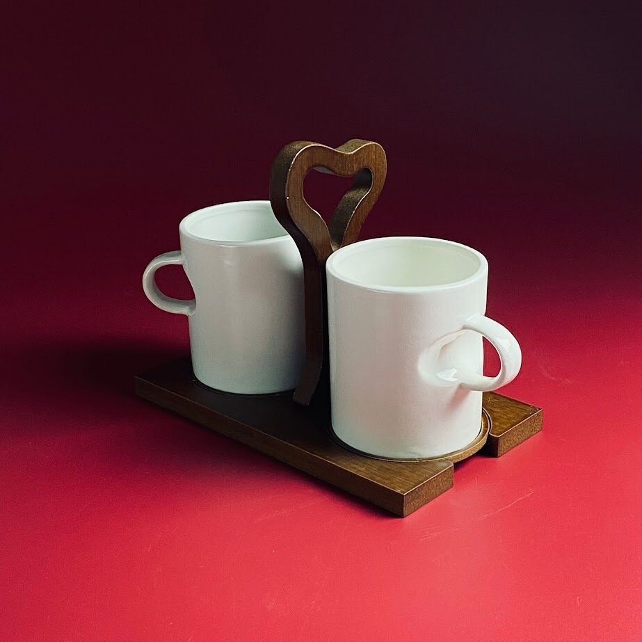 Набор из 2 кружек 300 мл с блюдцами на подставке TROPICAL