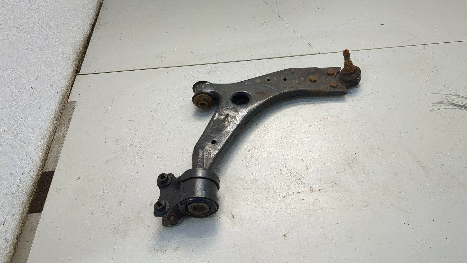 Рычаг подвески правый передний Ford Focus 2 Б/У