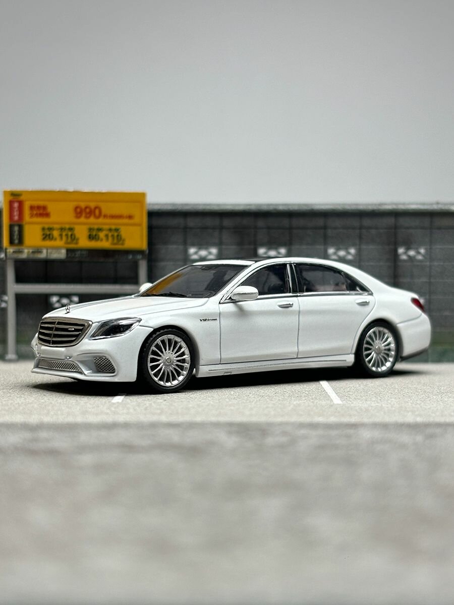 King model 1:64 Mercedes-Benz S65 AMG W222 Легковая модель автомобиля