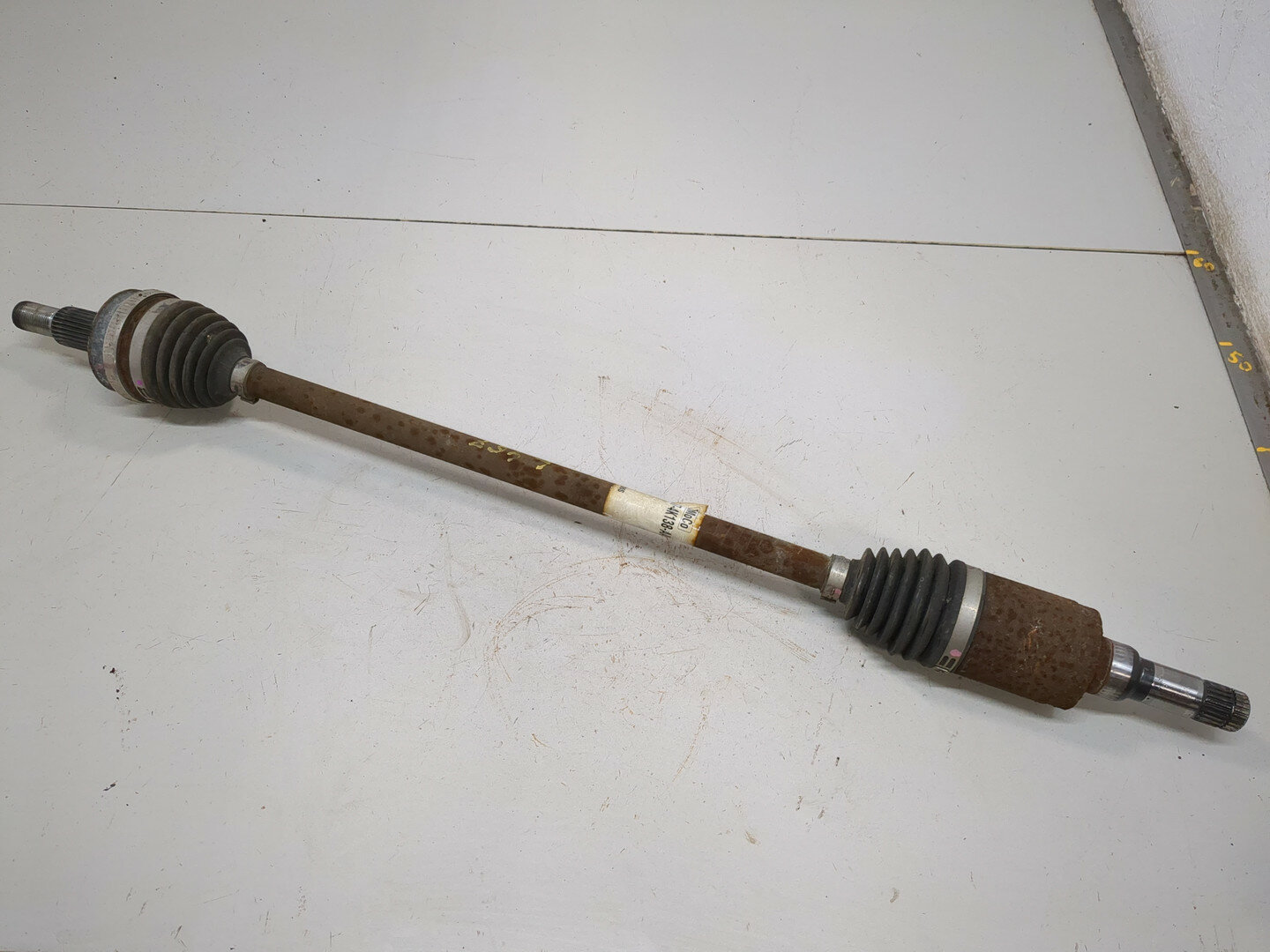 Полуось (вал, шрус) правая задняя Ford Escape Б/У