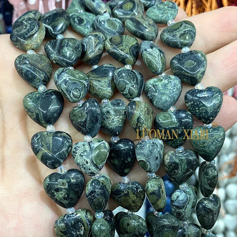 Бусины из камня жадеит, изумрудные сердечки 14-15 мм