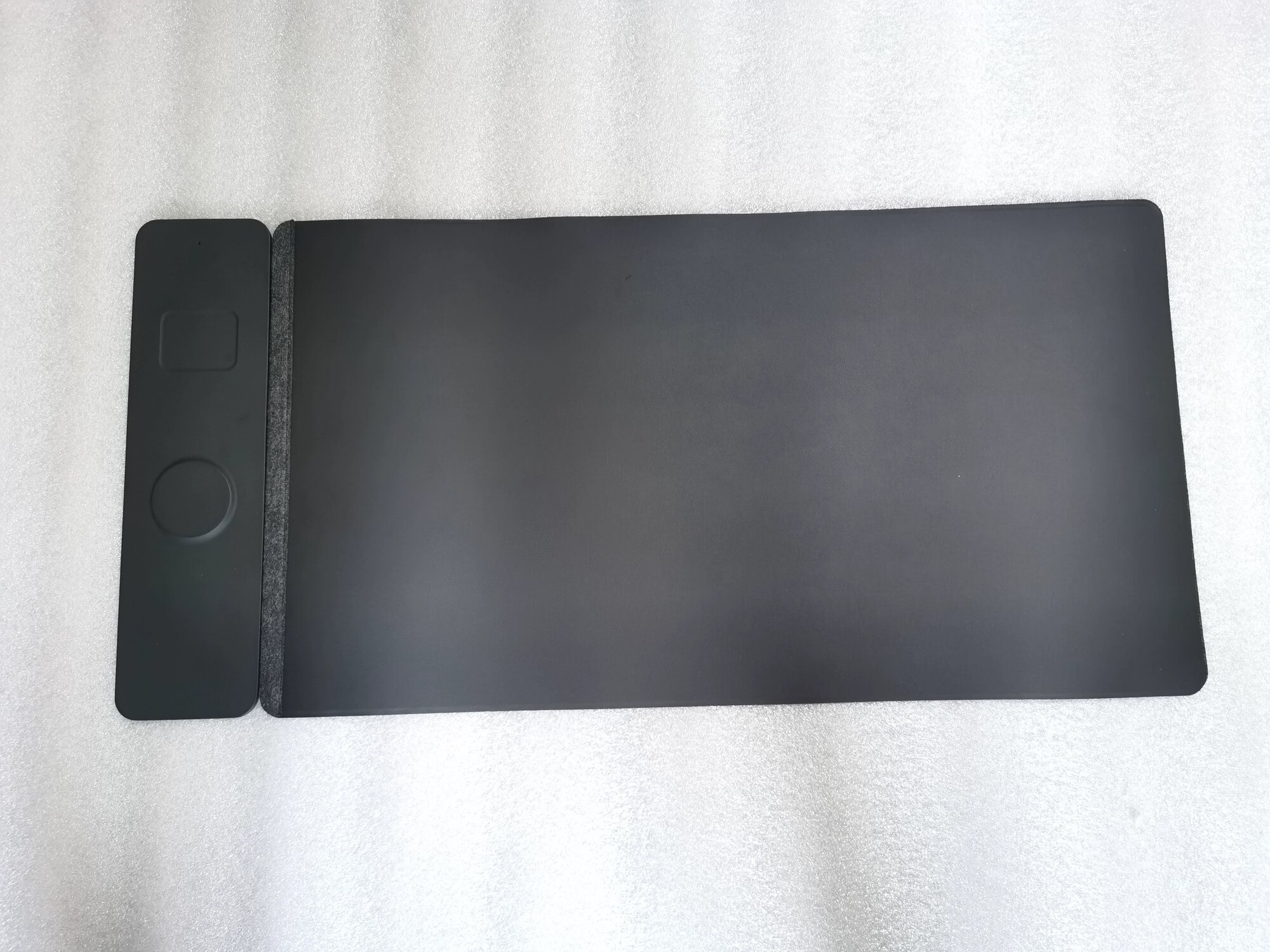 Мышечная подставка S1300 с магнитной двойной зарядкой 15Вт для устройств Apple - Черная