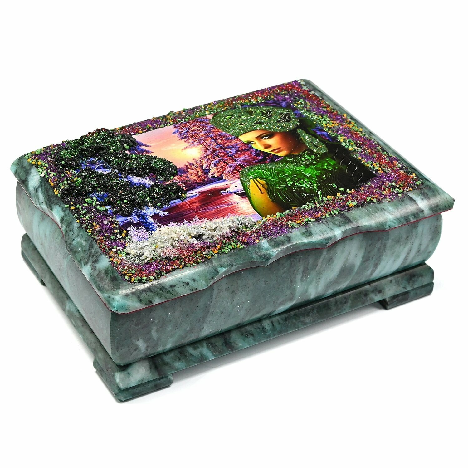 Шкатулка из камня "Хозяйка медной горы- зима" 180*120*85мм .