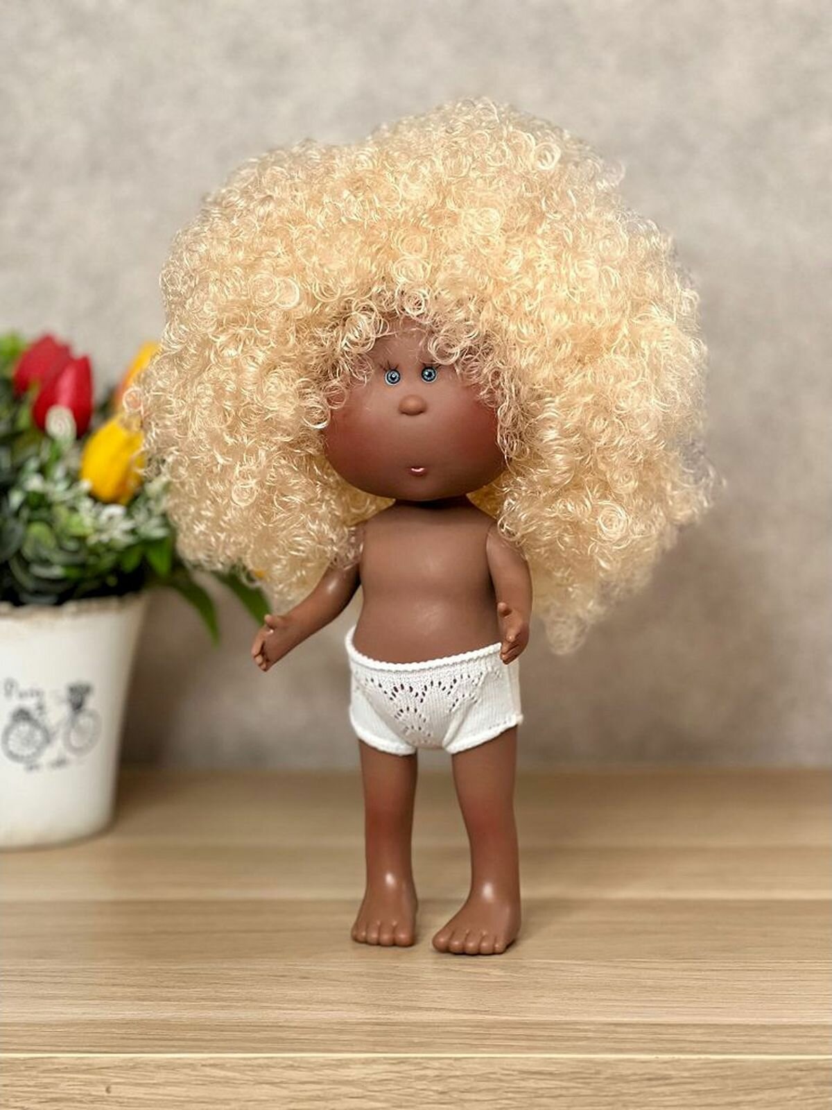 Кукла Nines виниловая 30 см MIA без одежды