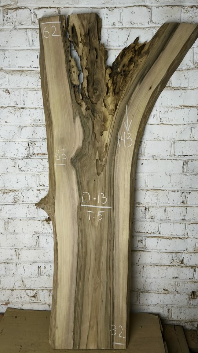 Слэб дерева Орех грецкий О13, выровнен в плоскости, влажность 10-11%