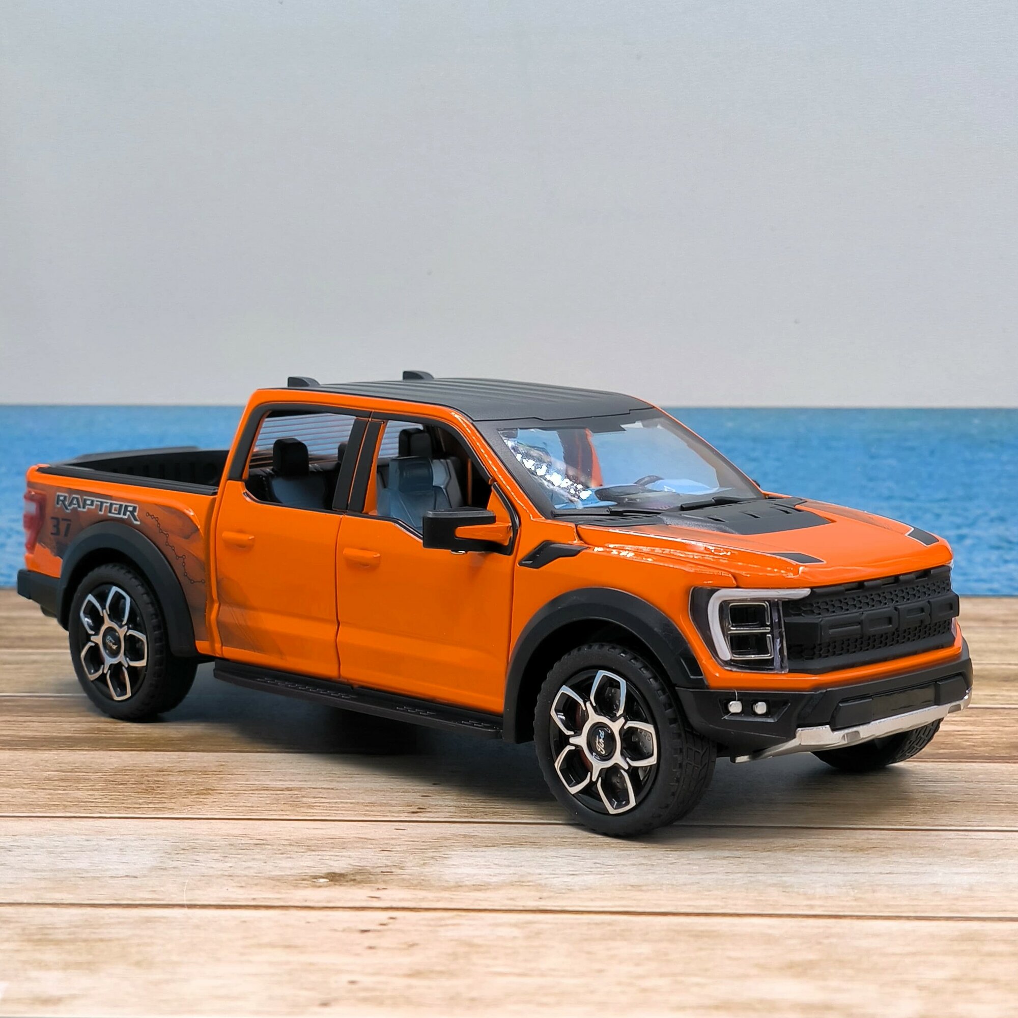 Металлическая модель автомобиля Ford Raptor F-150 Пикап с световым и звуковым сопровождением. 25см