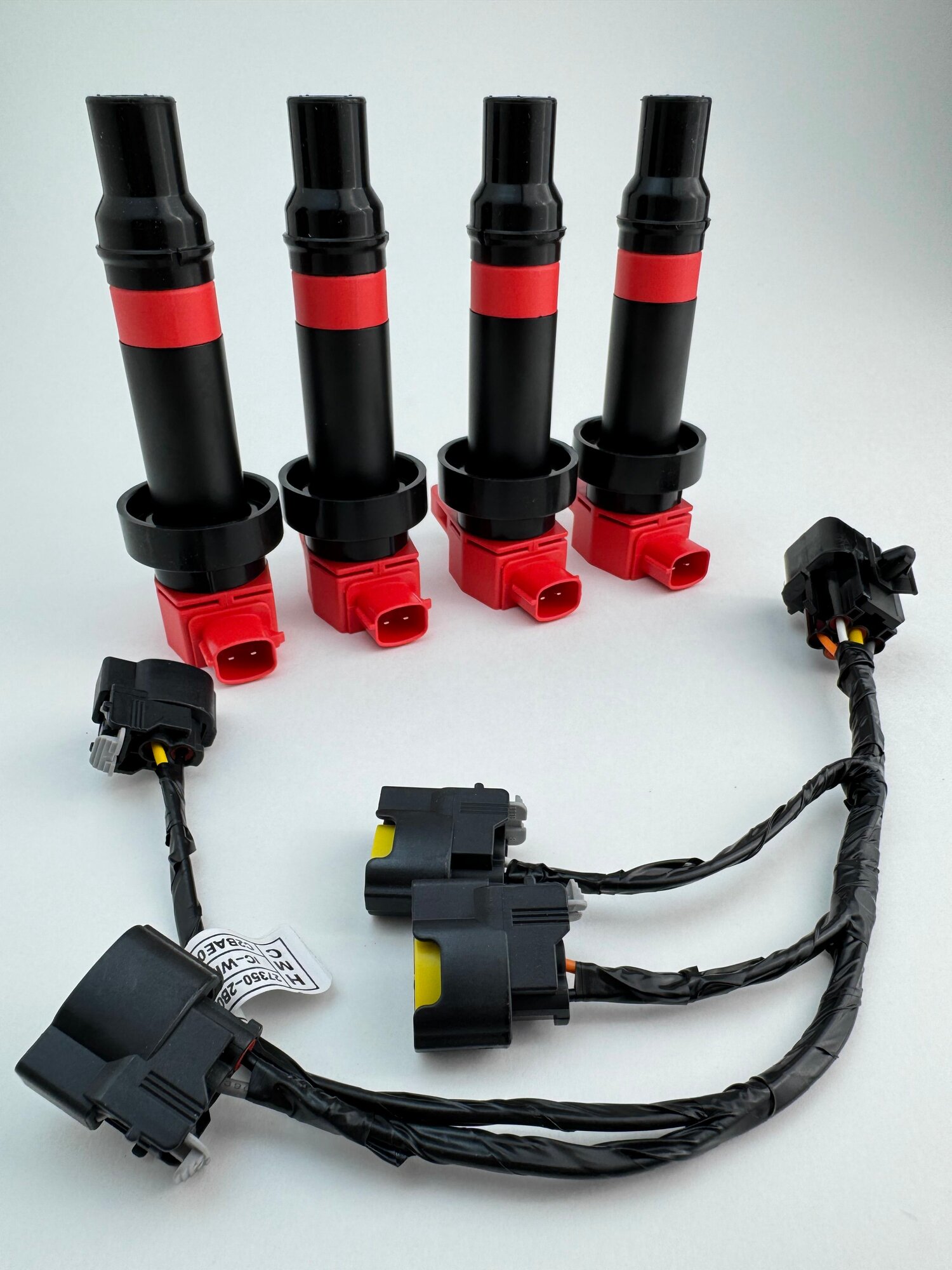 Катушки зажигания и высоковольтные провода к ним. Артикула 273012B010 и 273502b000. Для Hyundai и Kia с моторами 1.4 и 1.6. Solaris, Creta. Rio, Cee'D, Cerato.