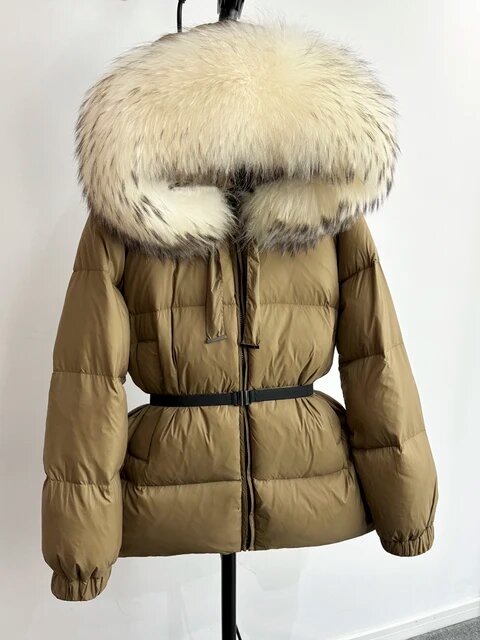 MOOCIE Lagabogy 2025, зимняя женская куртка с капюшоном, 90% белый утиный пух, теплая, женская, толстая, стеганая, роскошная верхняя одежда, большой натуральный мех енота