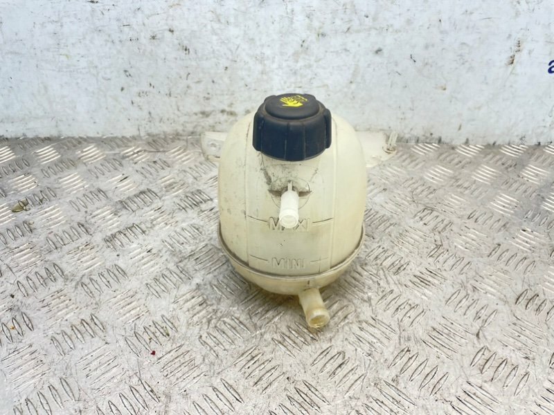 Б/У Расширительный бачок Nissan Terrano 2015 D10 F4RA400 60943 NISSAN арт. 2171000Q0C, 8200766825
